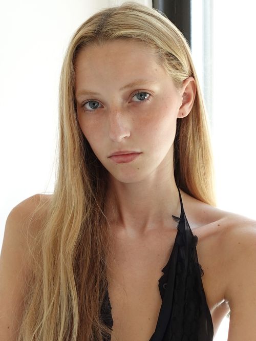 Grace Van Petten - Model Profile - Photos & latest news