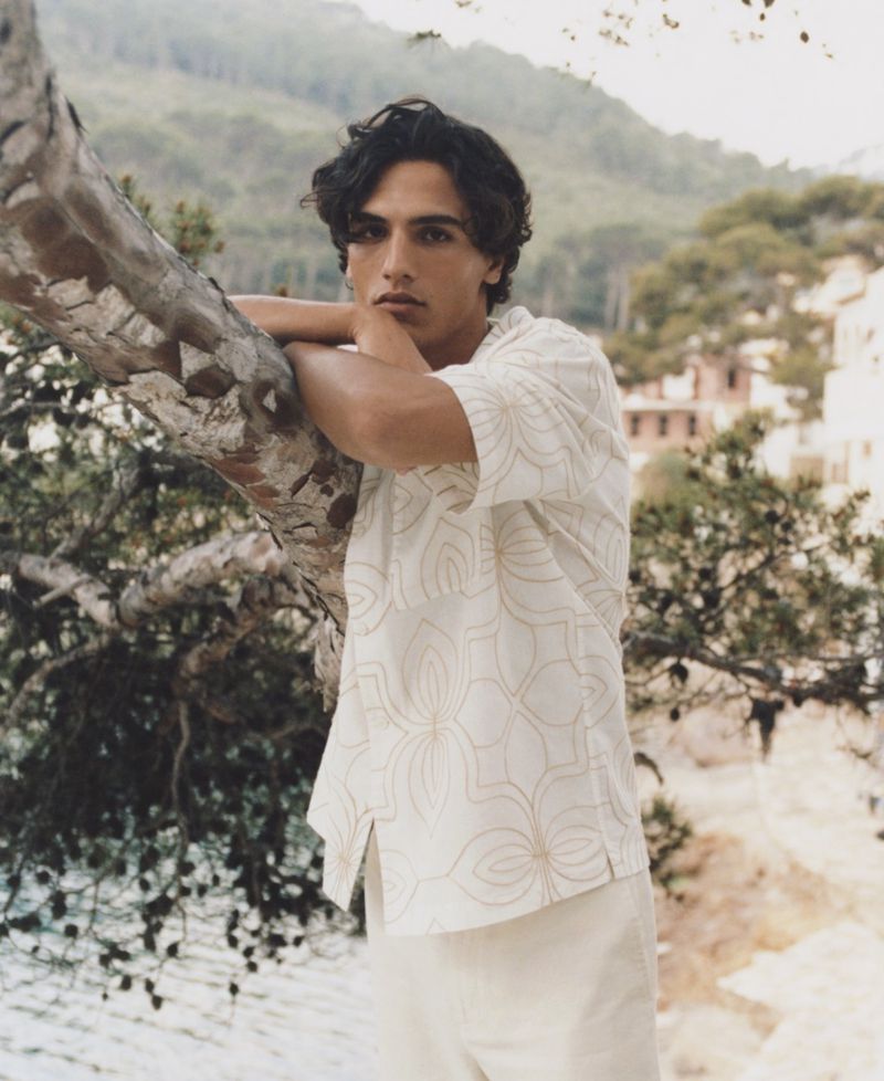 New denim and linen essentials (Mango)