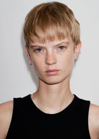 Charlize Beth - Model Profile - Photos & latest news