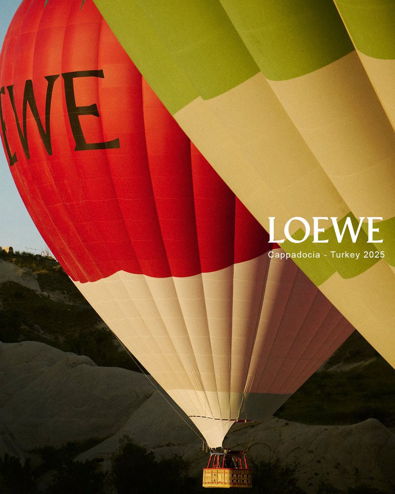 The Great Loewe Tomato Balloon (Loewe)