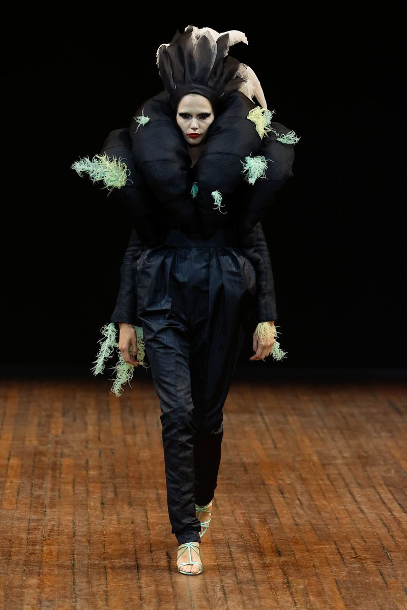 Viktor & Rolf Haute Couture Fall 2025 Show (Viktor & Rolf)