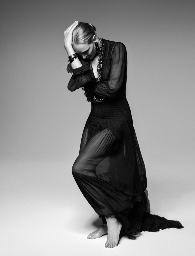 UMA THURMAN (Flaunt)