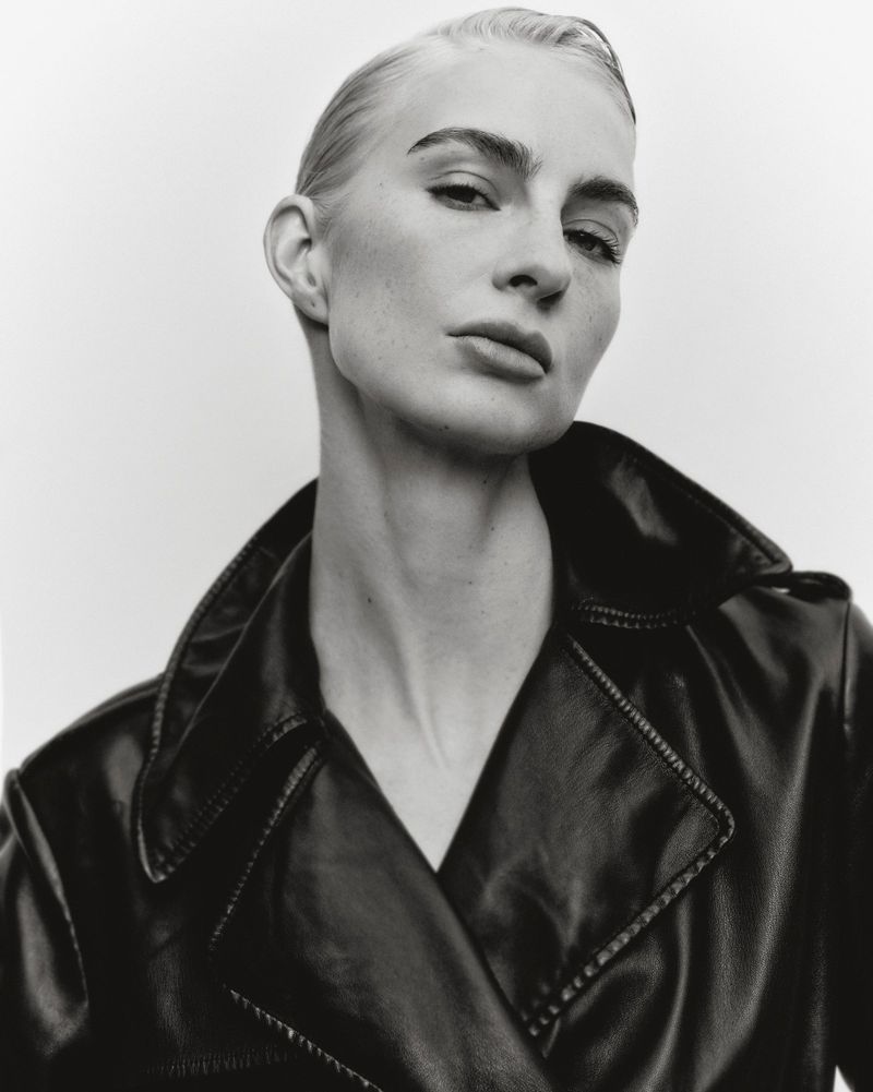 Kara Gall (Portrait)