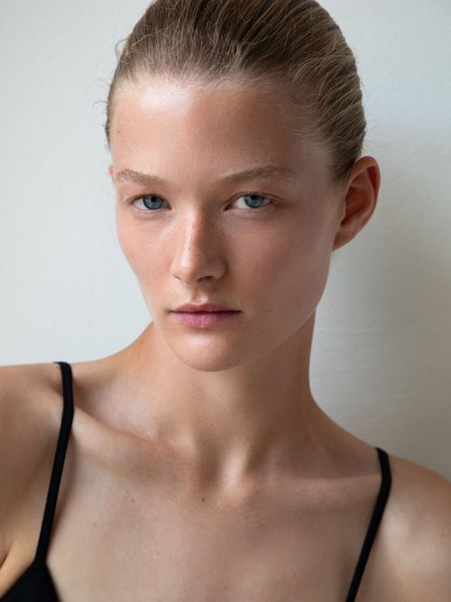 Reina Spoormaker - Model - Featured