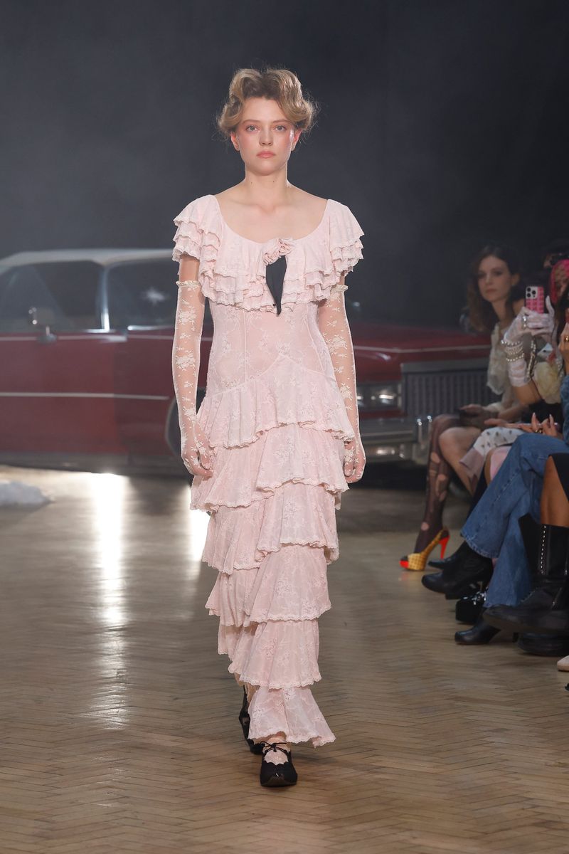 Yuhan Wang S/S 26 Show (Yuhan Wang)