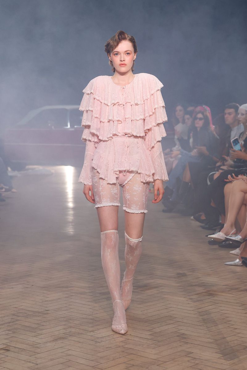 Yuhan Wang S/S 26 Show (Yuhan Wang)