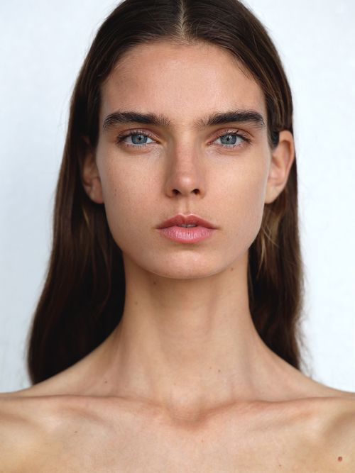 Senna Vet - Model Profile - Photos & latest news