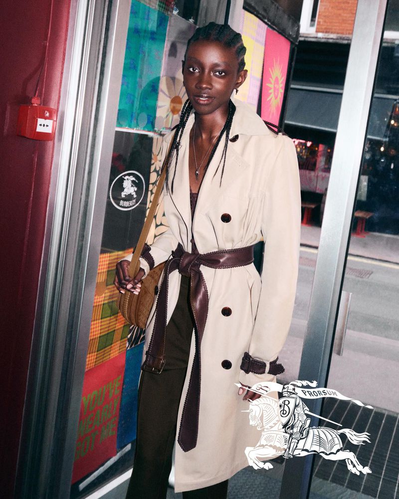 Burberry Summer Wardrobing Lookbook (Burberry)