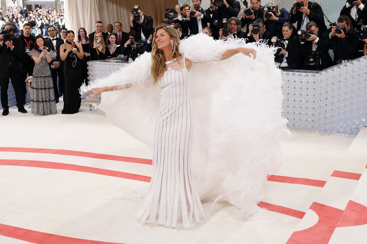 Inspired by Karl, These Are All the Model Met Gala Moments – Of The Minute