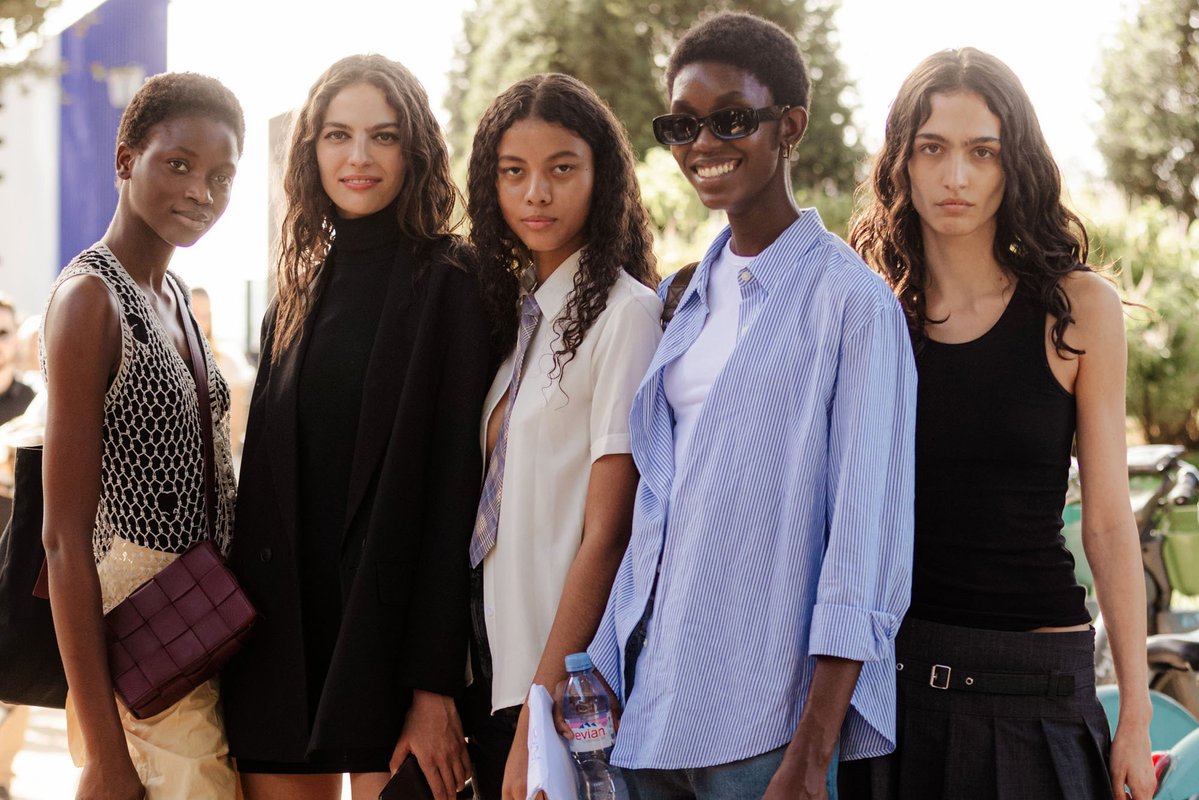 See What the Models Are Wearing Off-Duty During Paris Fashion Week S/S ...