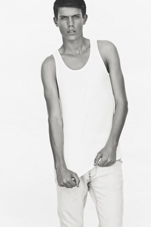 Tomas | NEWfaces