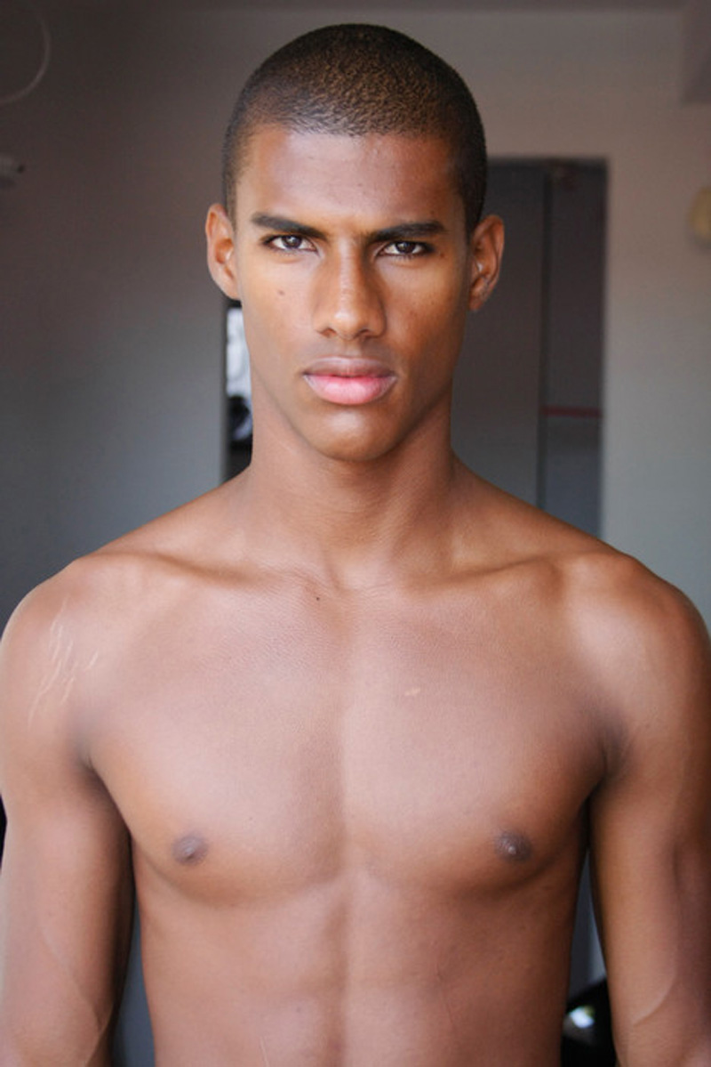 Vitor | NEWfaces