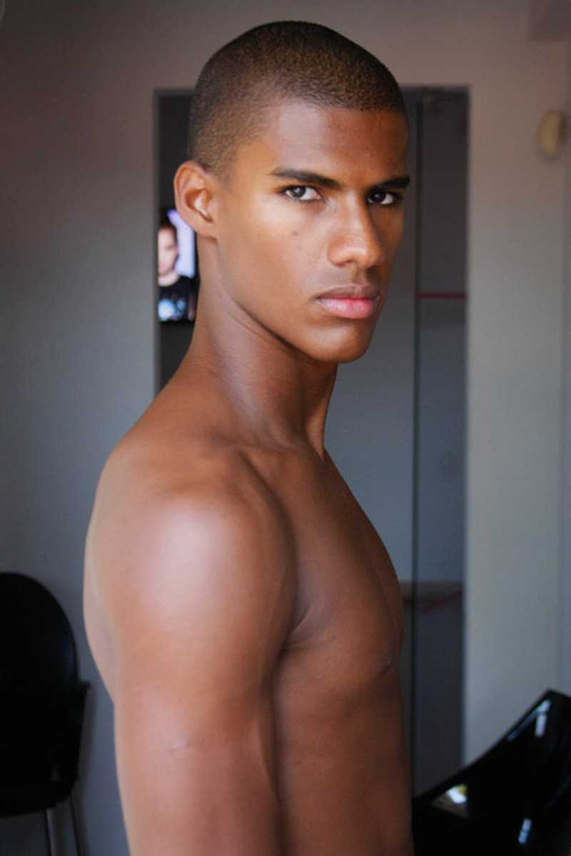 Vitor | NEWfaces