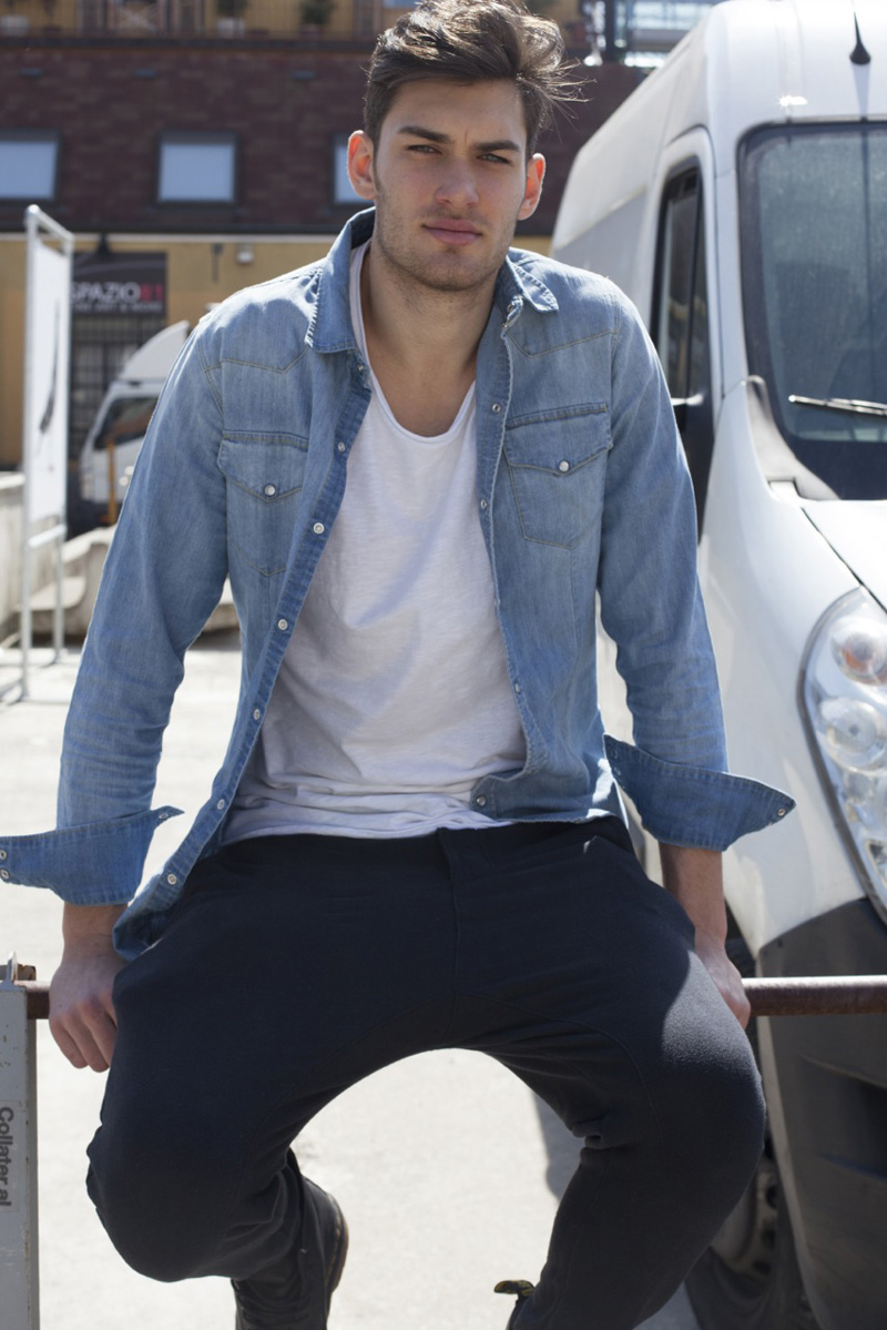 Classify Italian male model Leonardo Silvestri