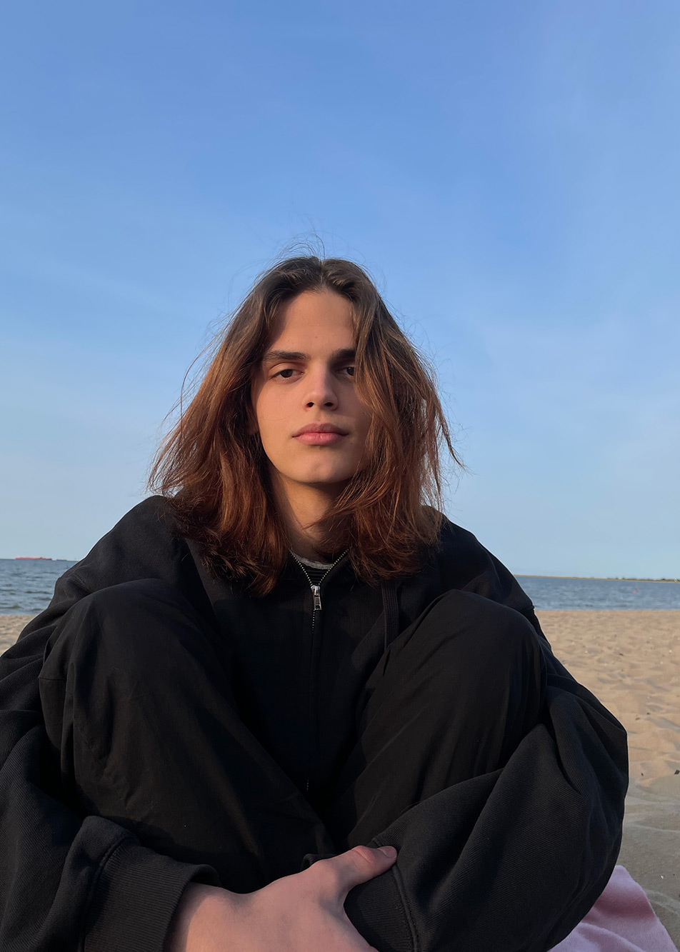 Meet the Rookies Passionate About Feminism and K-Pop | NEWfaces