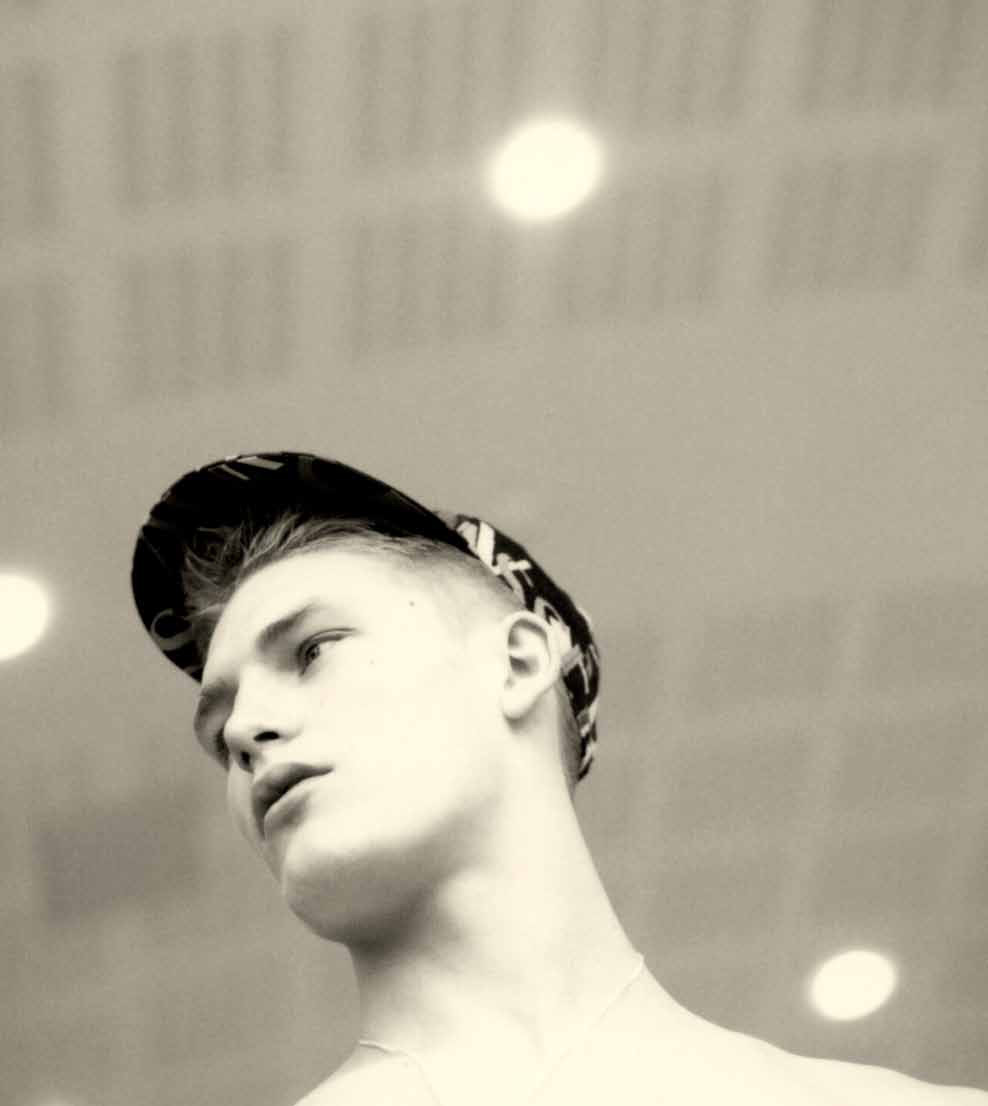 Hero Complex – Of The Minute