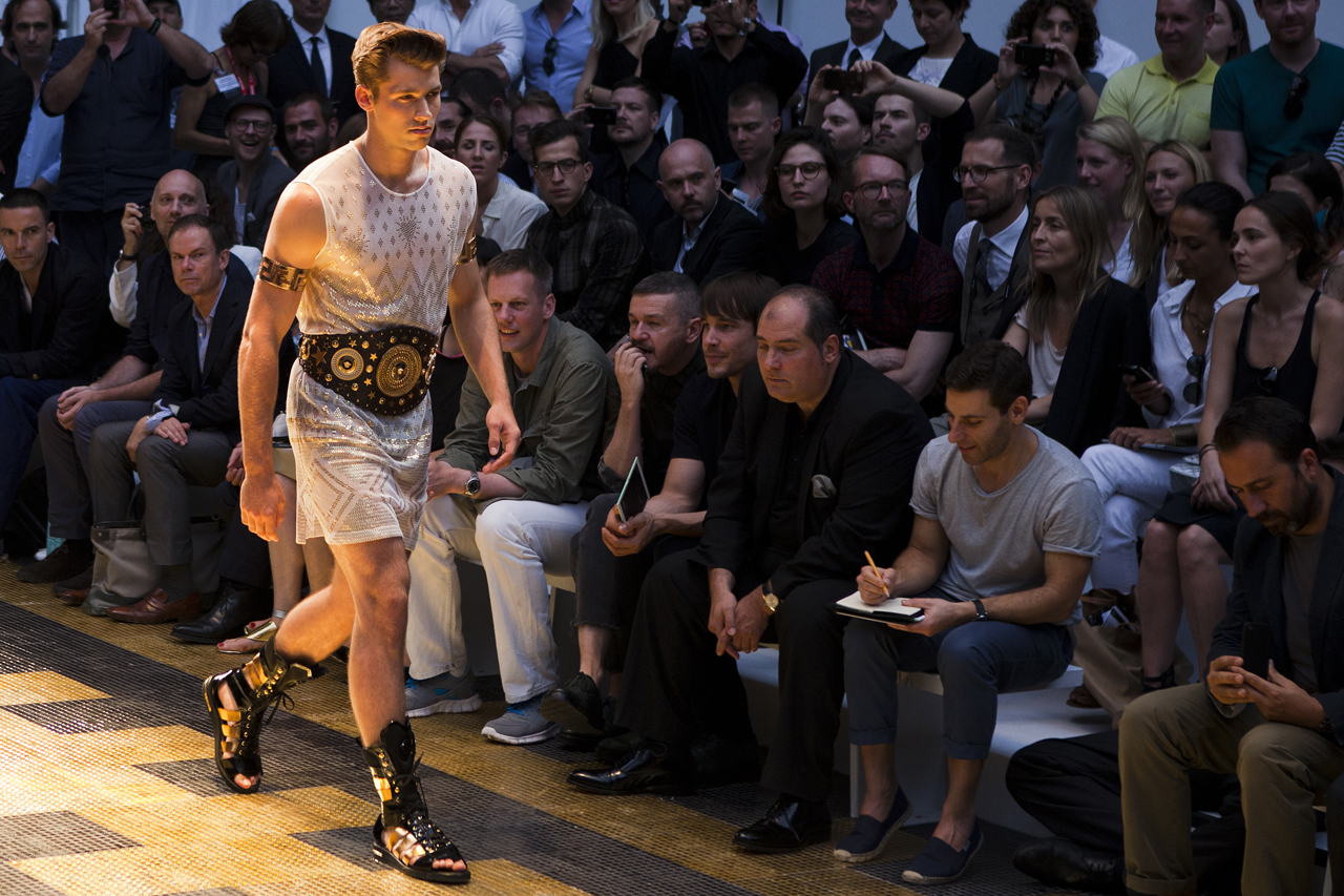 Versace Men – Of The Minute