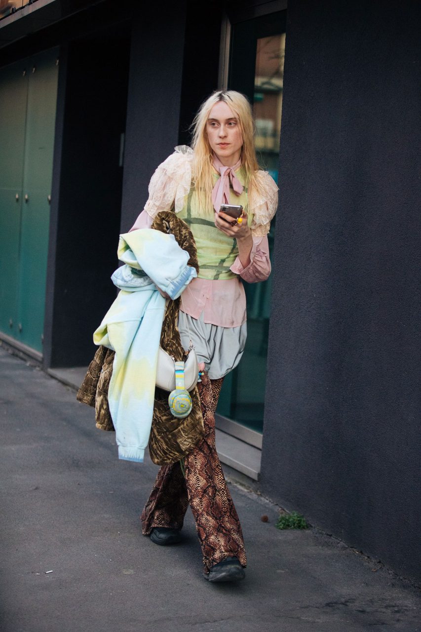 See what the models are wearing off-duty during MFW F/W 22! Days 3-5 ...