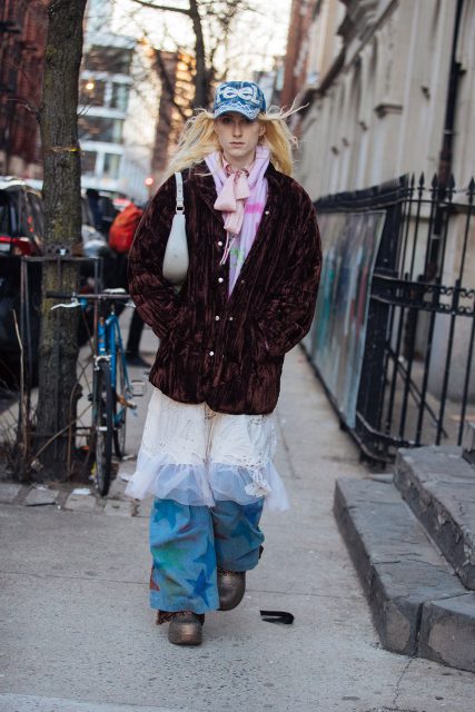See what the models are wearing off-duty during NYFW F/W 22! Days 4-6 ...